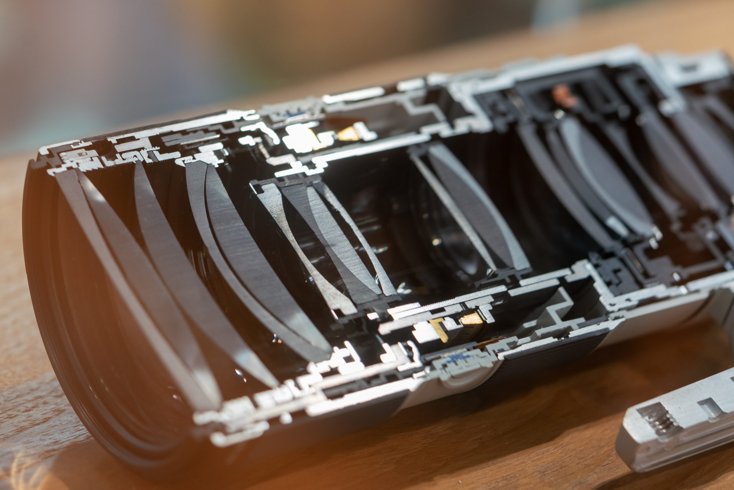 Motorized Lens - Avantier Inc.