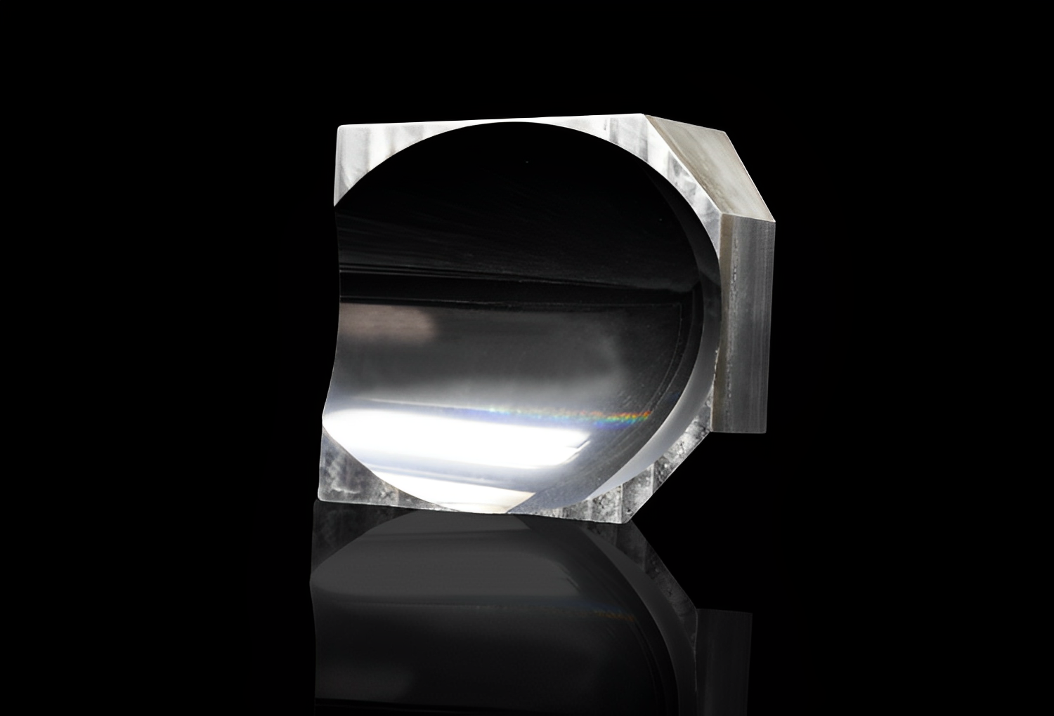 Freeform Optics for Custom Optical Solutions - Avantier Inc.