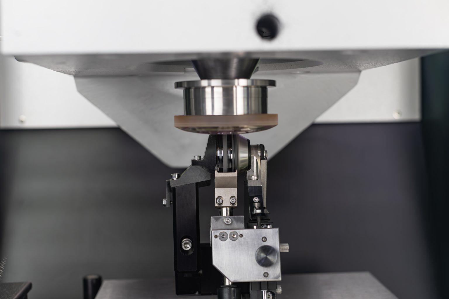 Diffractive aspherical lenses