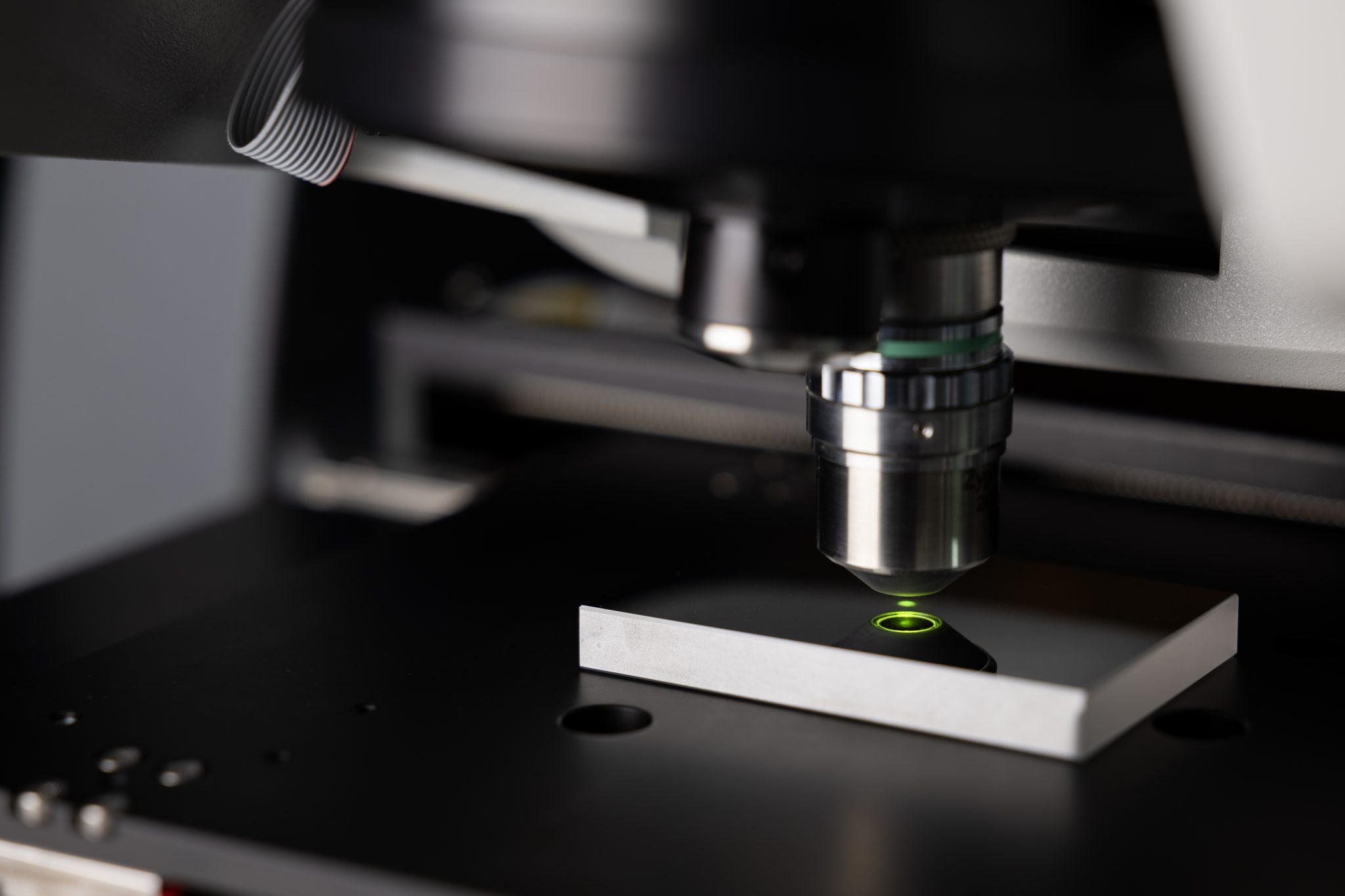 Surface Roughness Control in High-Precision Optics - Avantier Inc.